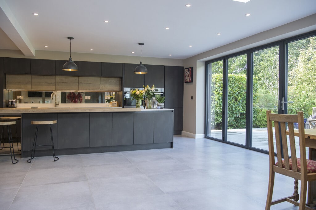 XP10 | 6 panel | Aluminium Bi-Fold Doors | Express Bi Folds Direct