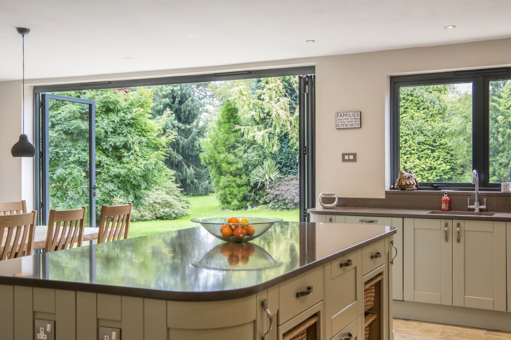 XP10 | 4 panel | Aluminium Bi-Fold Doors | Express Bi Folds Direct XP10 | 4 panel | Aluminium Bi-Fold Doors | Express Bi Folds Direct