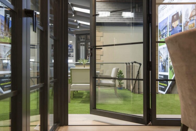 Express Bi-Folds Direct - Aluminium Bi-Folds & Sliding Doors